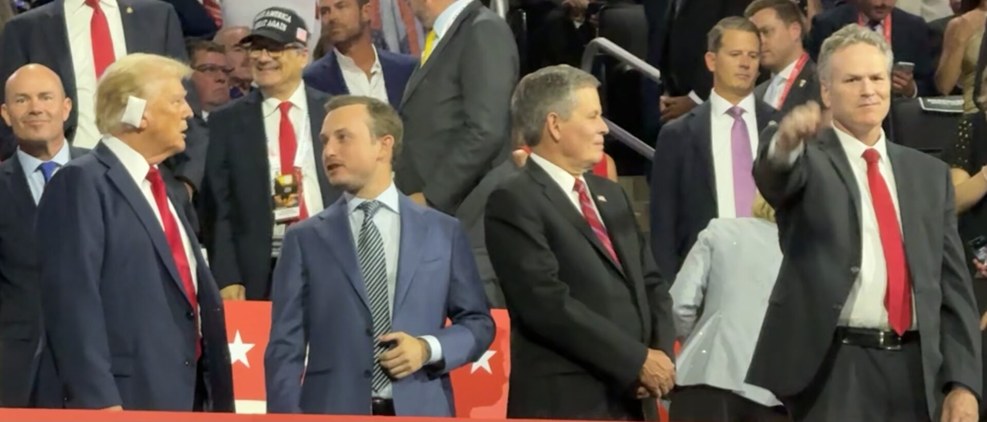 Spotted: Dunleavy gets prime seat by Trump at Republican Convention on ...