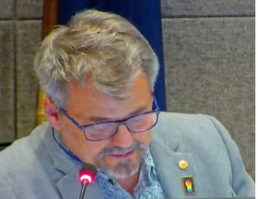 Assemblyman Constant denies mouthing expletive at member of public ...
